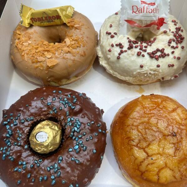 Caja 4 Donas XXL premium Especial Navidad - IOAN Panadería
